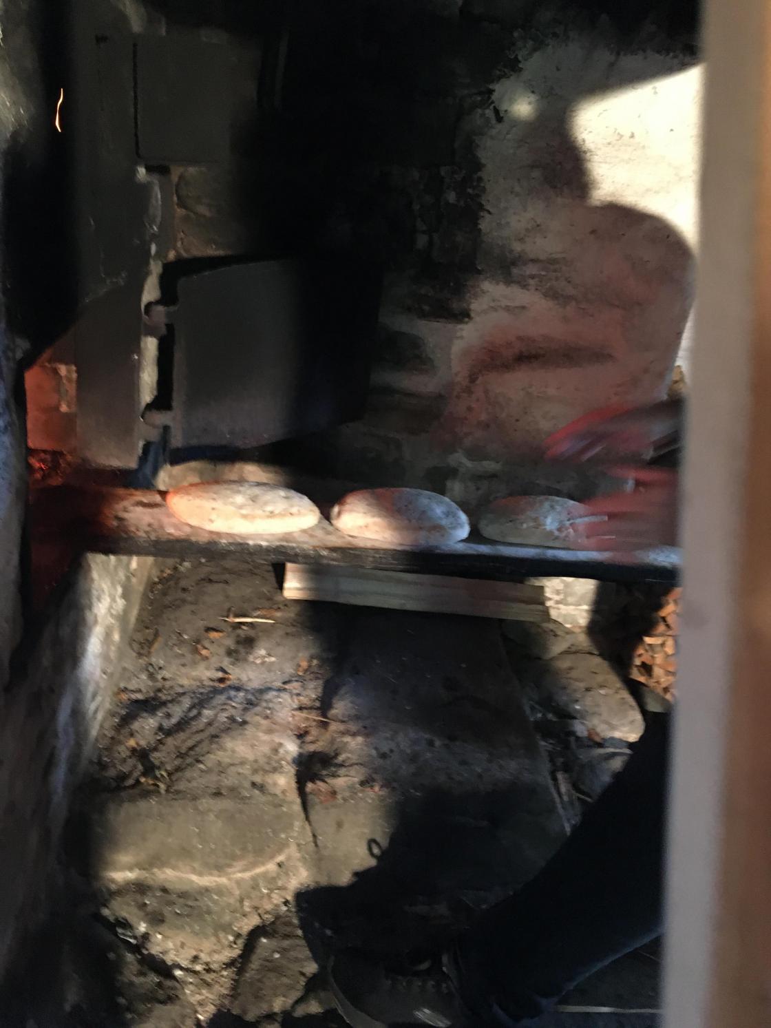 Kurs i å bake brød i bakerovn | Bygdekvinnelaget